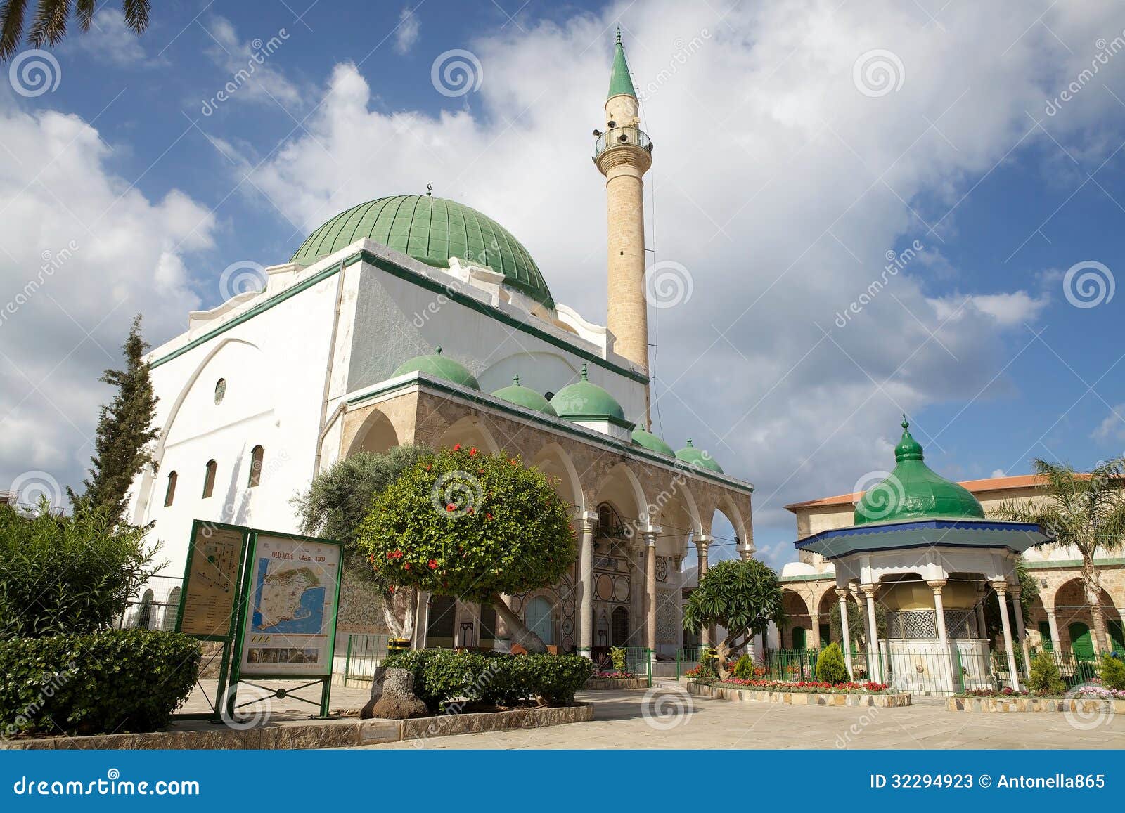 Al-Jazzar Mosque editorial stock photo. Image of asian - 32294923