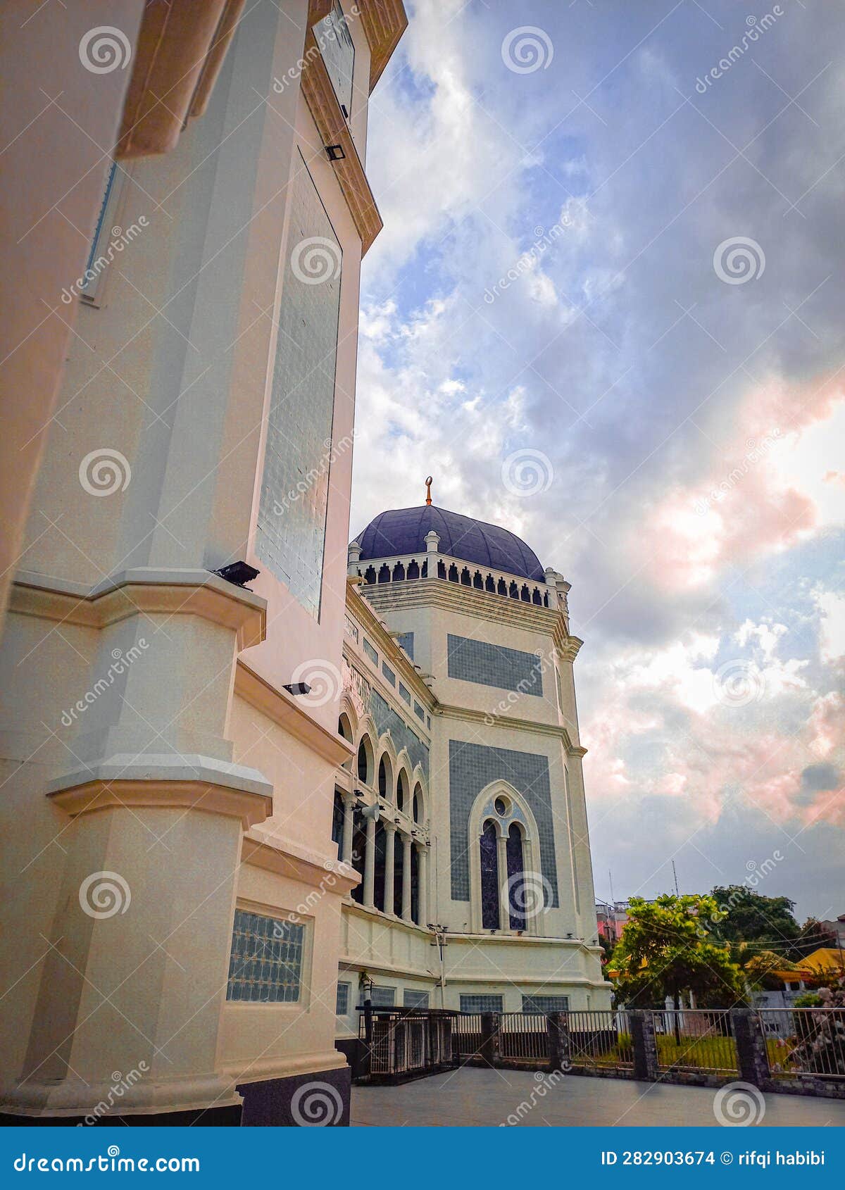 Al-mashun Mosque in the City of Medan, One of the Landmarks of the City ...
