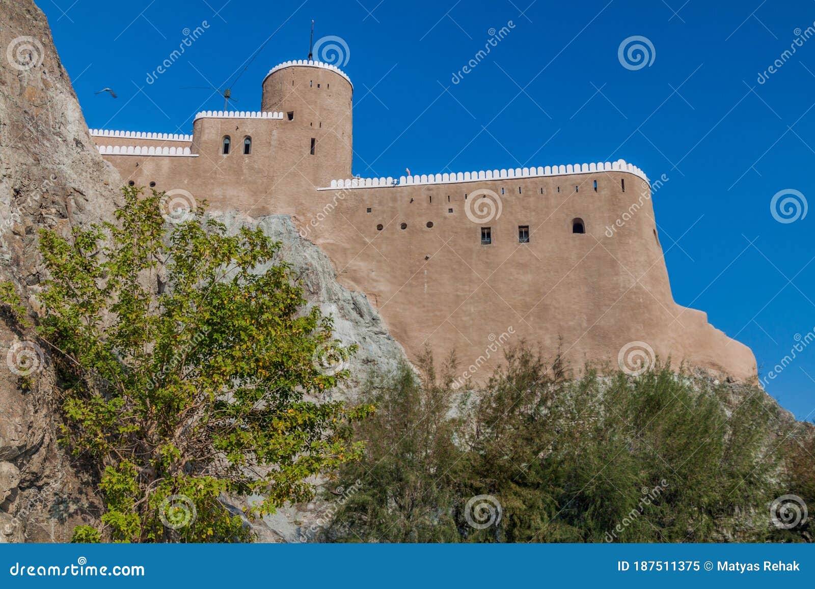 Al Mirani Fort in Muscat, Om Stock Image - Image of cliff, arabic ...
