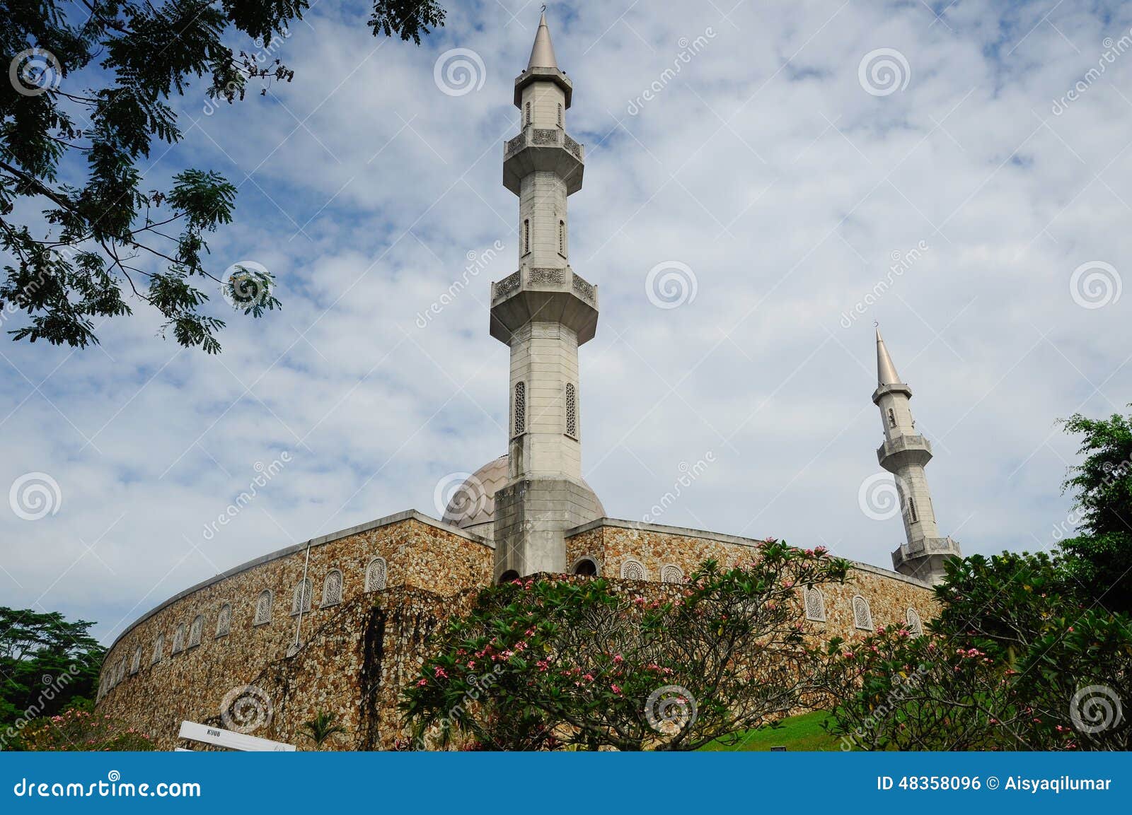 Al Muhajirin Mosque En Selangor Foto de archivo - Imagen de islam, arco ...