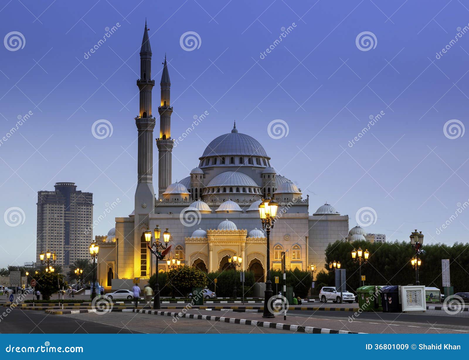Al Noor Mosque imagen de archivo. Imagen de blanco, noche - 36801009