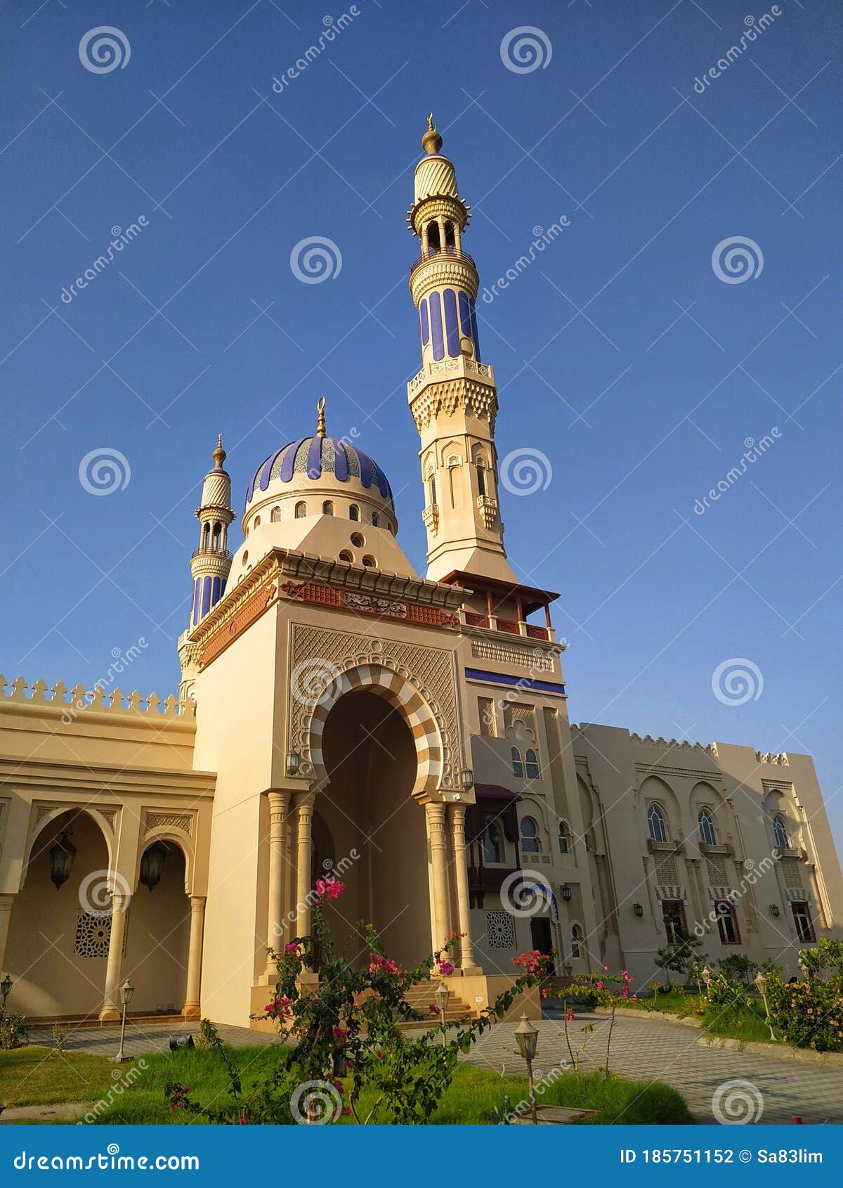 Al Qurum Mosque , Muscat , Oman Stock Photo - Image of cathedral ...
