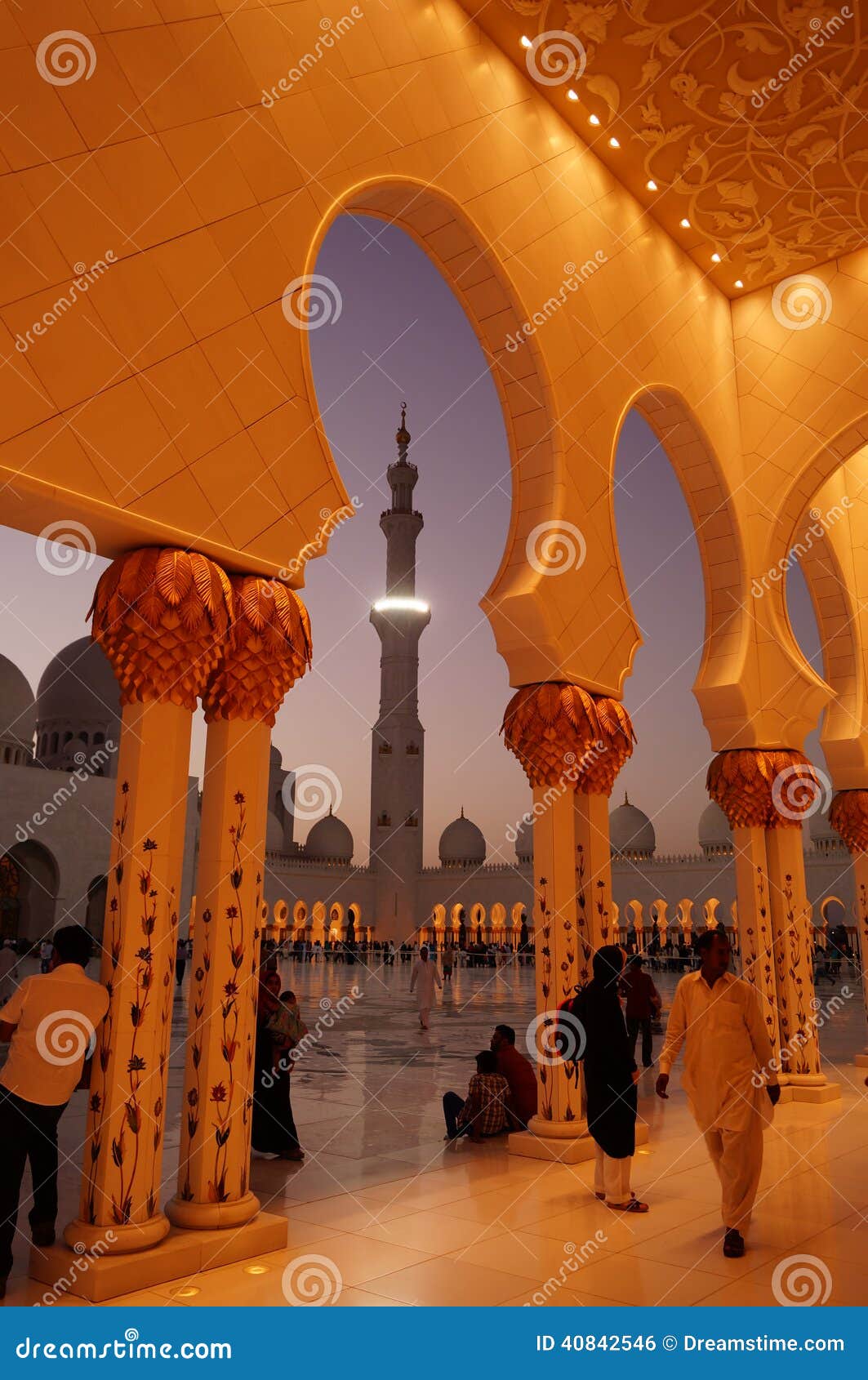 AL SHEIKH ZAYED MOSQUE editorial photo. Image of sheikh - 40842546