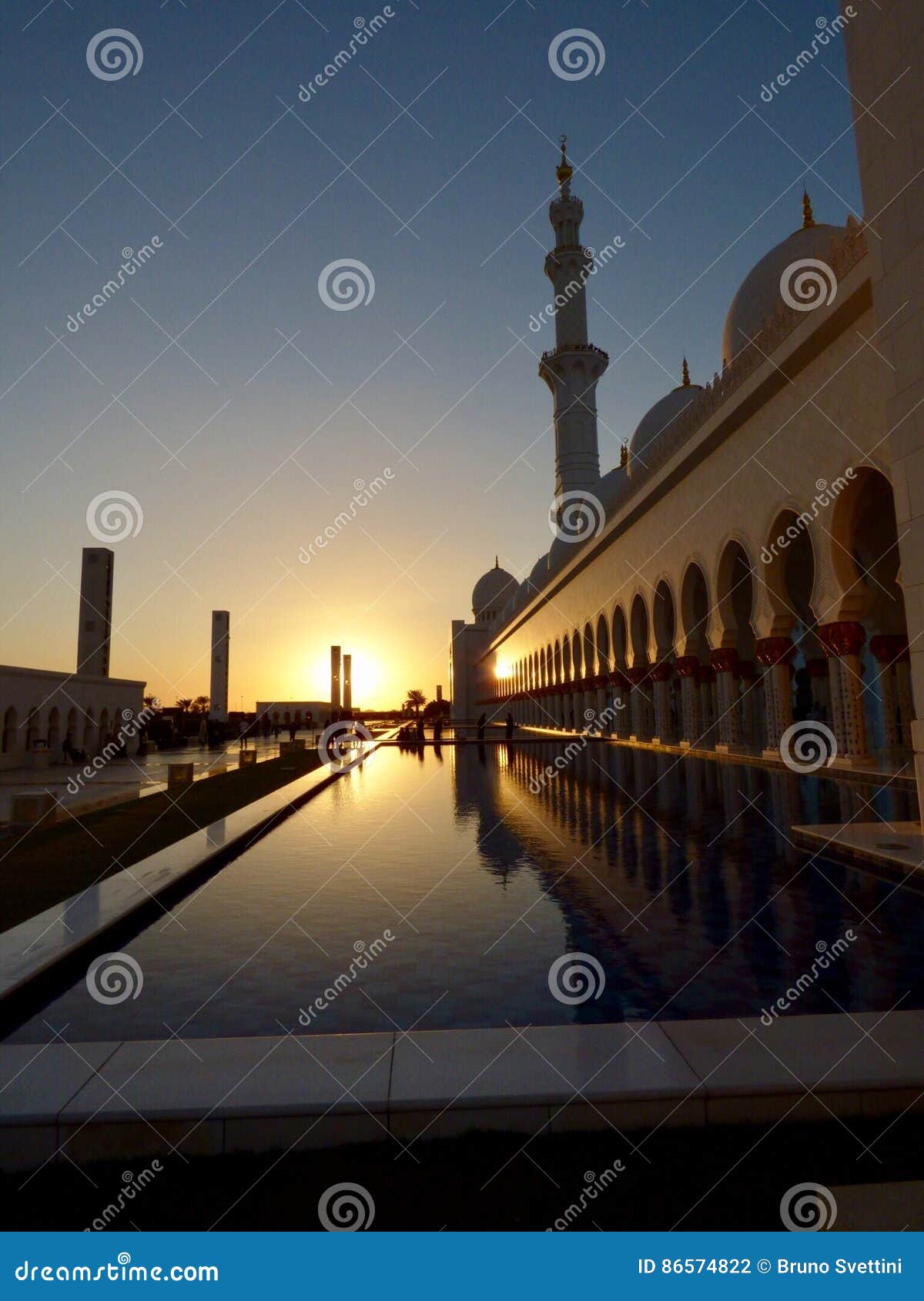 Al Zayed Mosque - Abu Dhabi Stock Photo - Image of zayed, mosque: 86574822