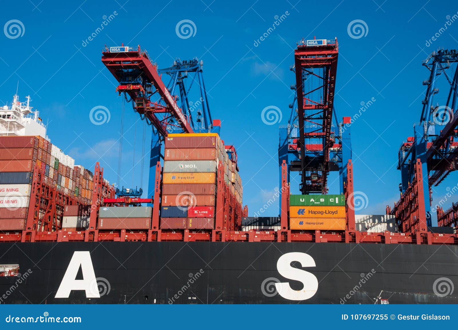 AL ZUBARA De Portacontenedores Imagen editorial - Imagen de muelle ...