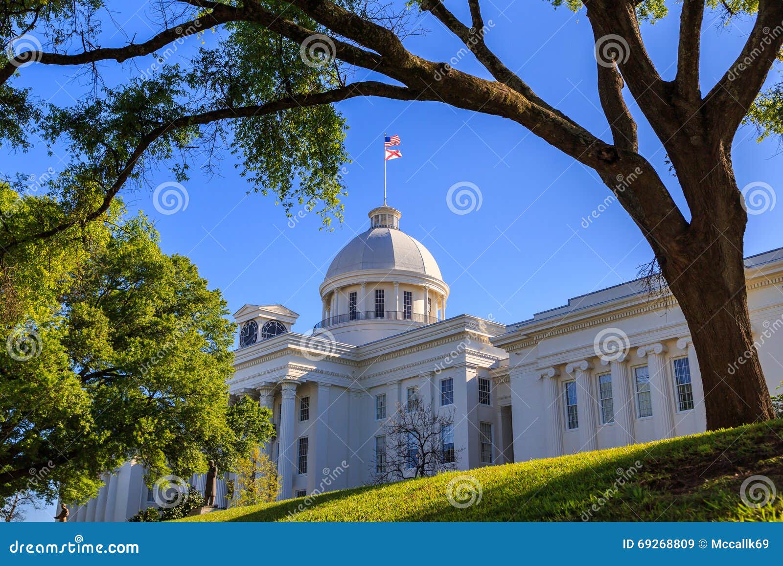 Alabama State Capitol Front Right Angle Editorial Stock Image - Image ...