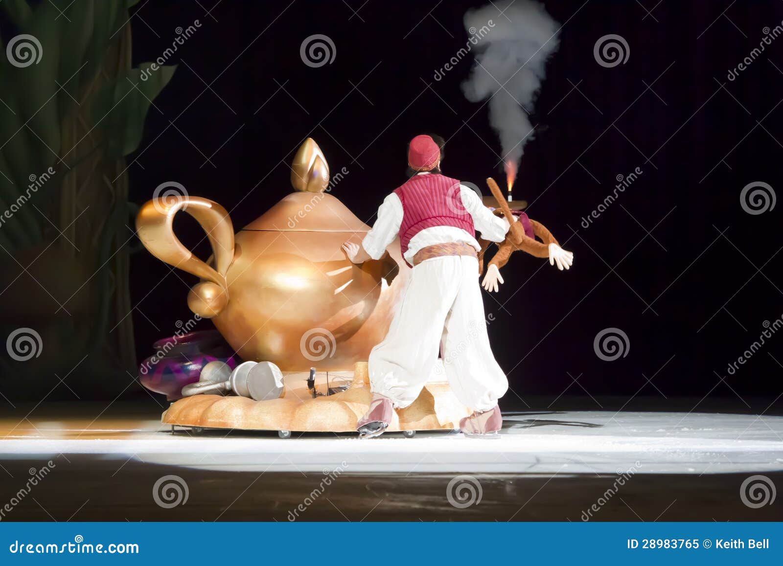 Aladdin and the Magic Lamp editorial image. Image of resch - 28983765