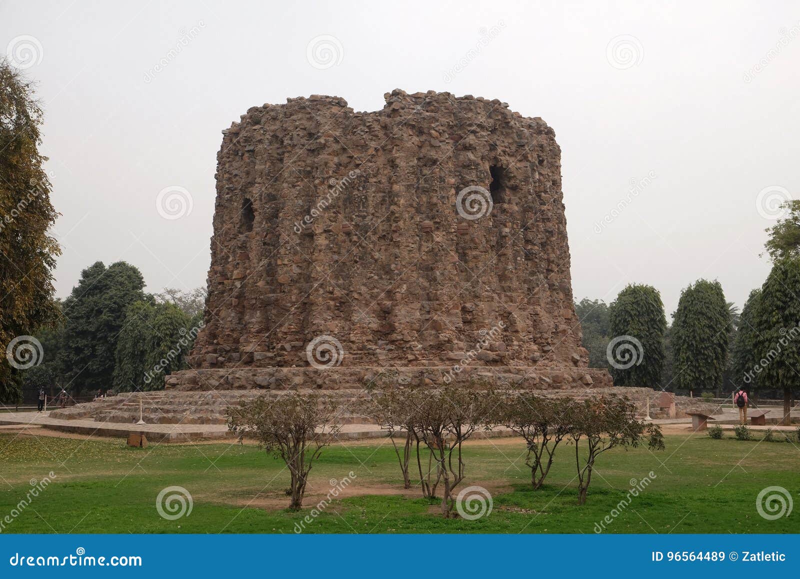 Alai Minar, Qutab Minar Complex, Delhi Editorial Stock Image - Image of ...