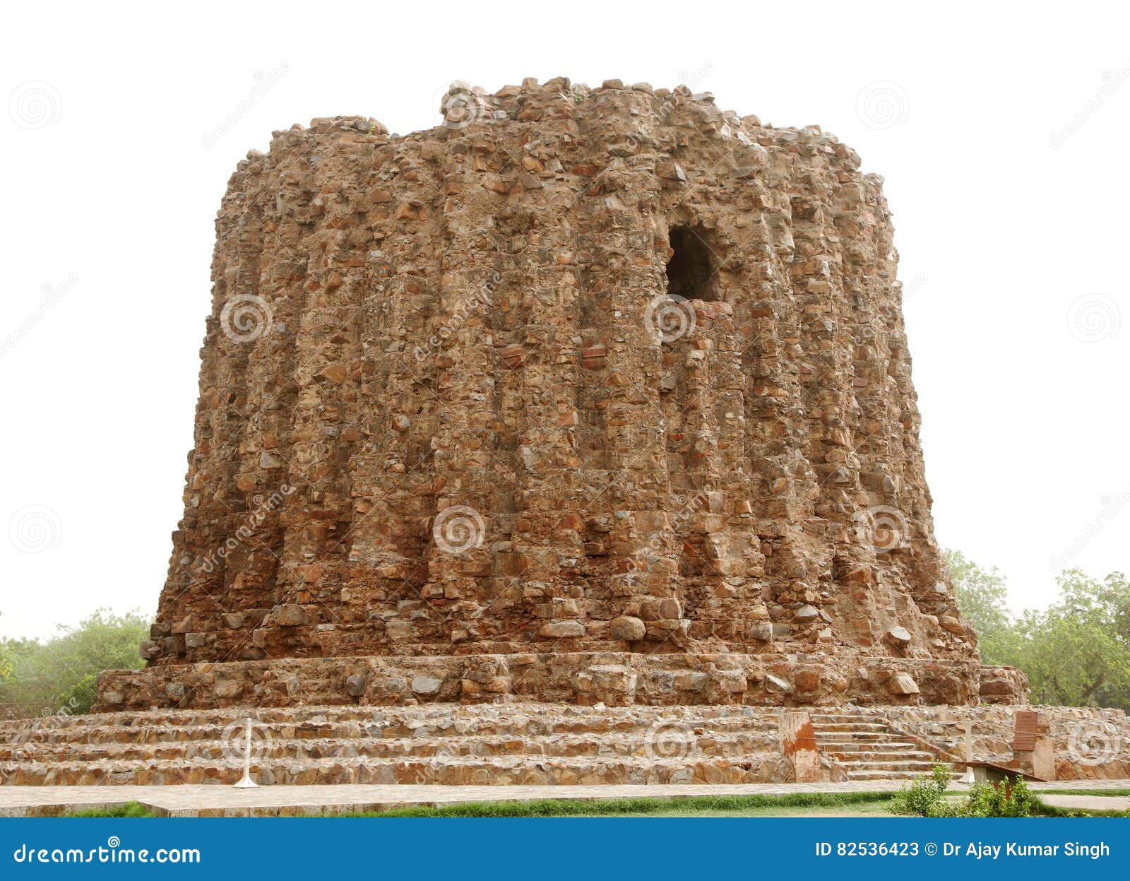 Alai Minar in Qutub Minar Complex Stock Image - Image of column, delhi ...