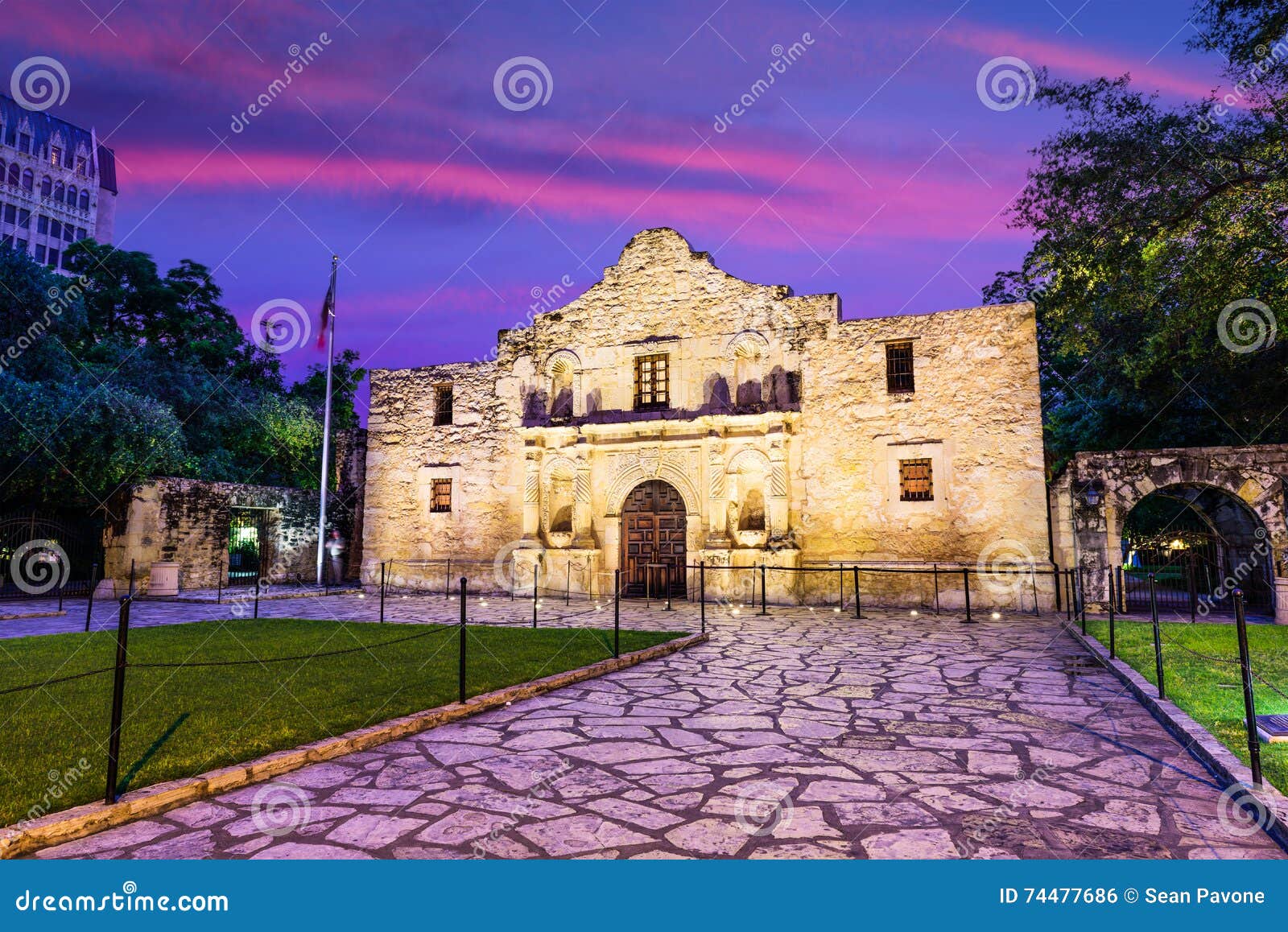 The Alamo at Dawn stock photo. Image of historic, morning - 74477686