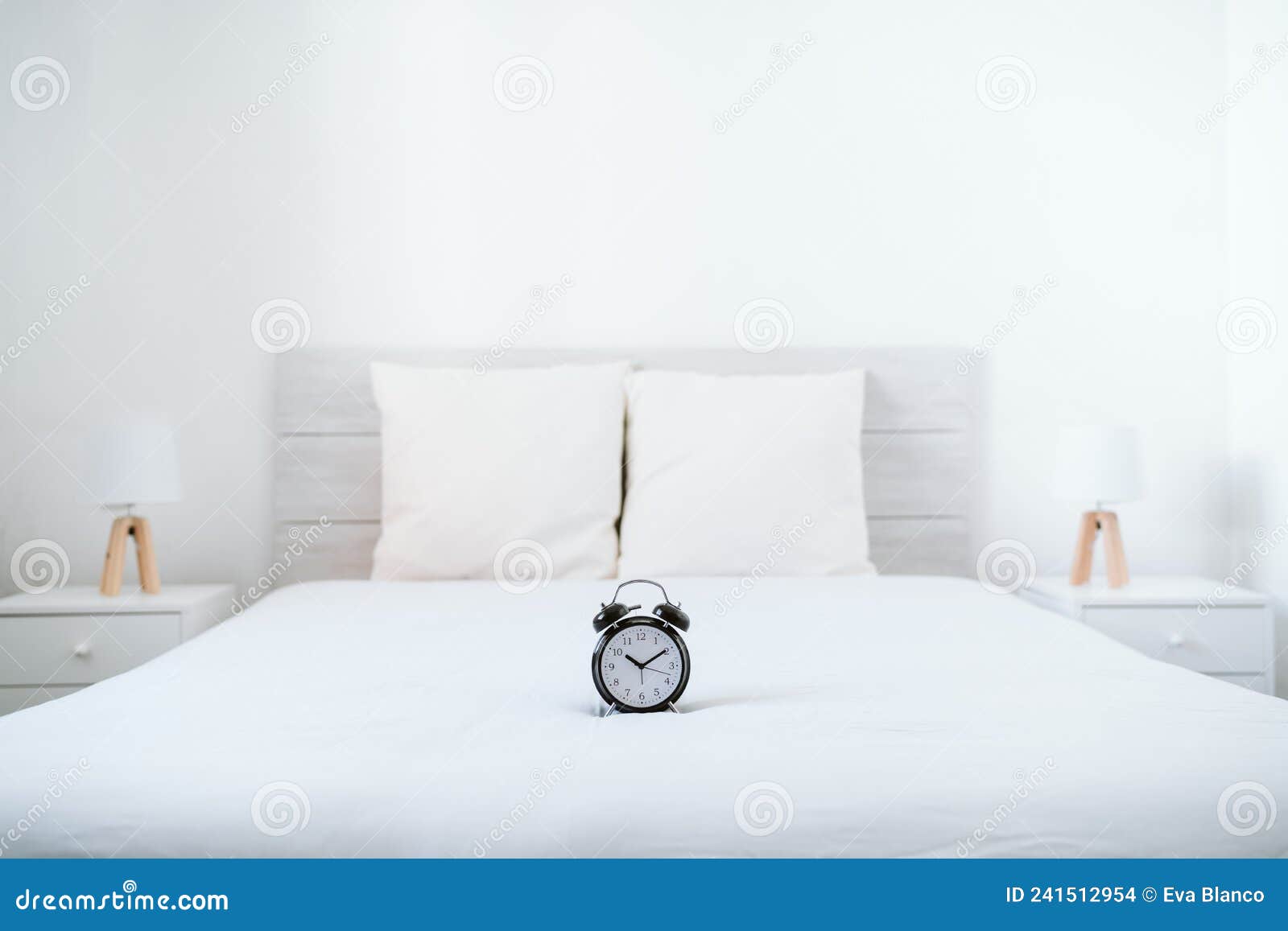 Alarm Clock at 10 am on Bedroom during Morning, Wake Up Concept Stock ...