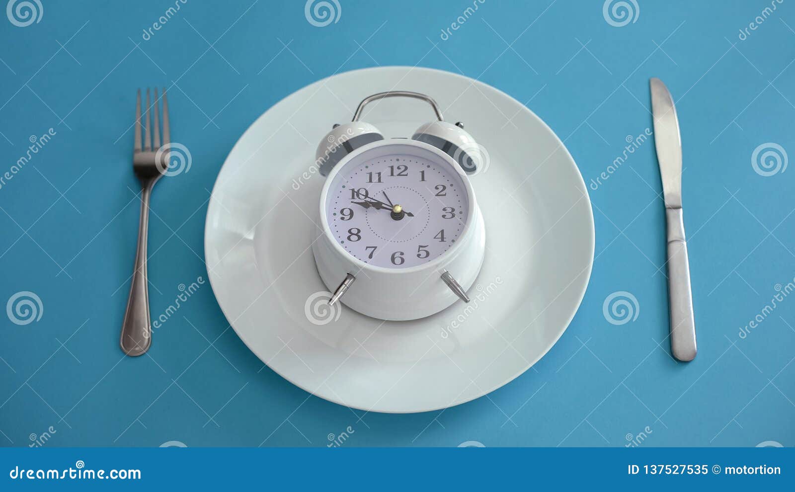 Alarm Clock on Plate, Adhere To Diet Time, Proper Nutrition, Discipline ... Alarm Clock on Plate, Adhere To Diet Time, Proper Nutrition, Discipline ...