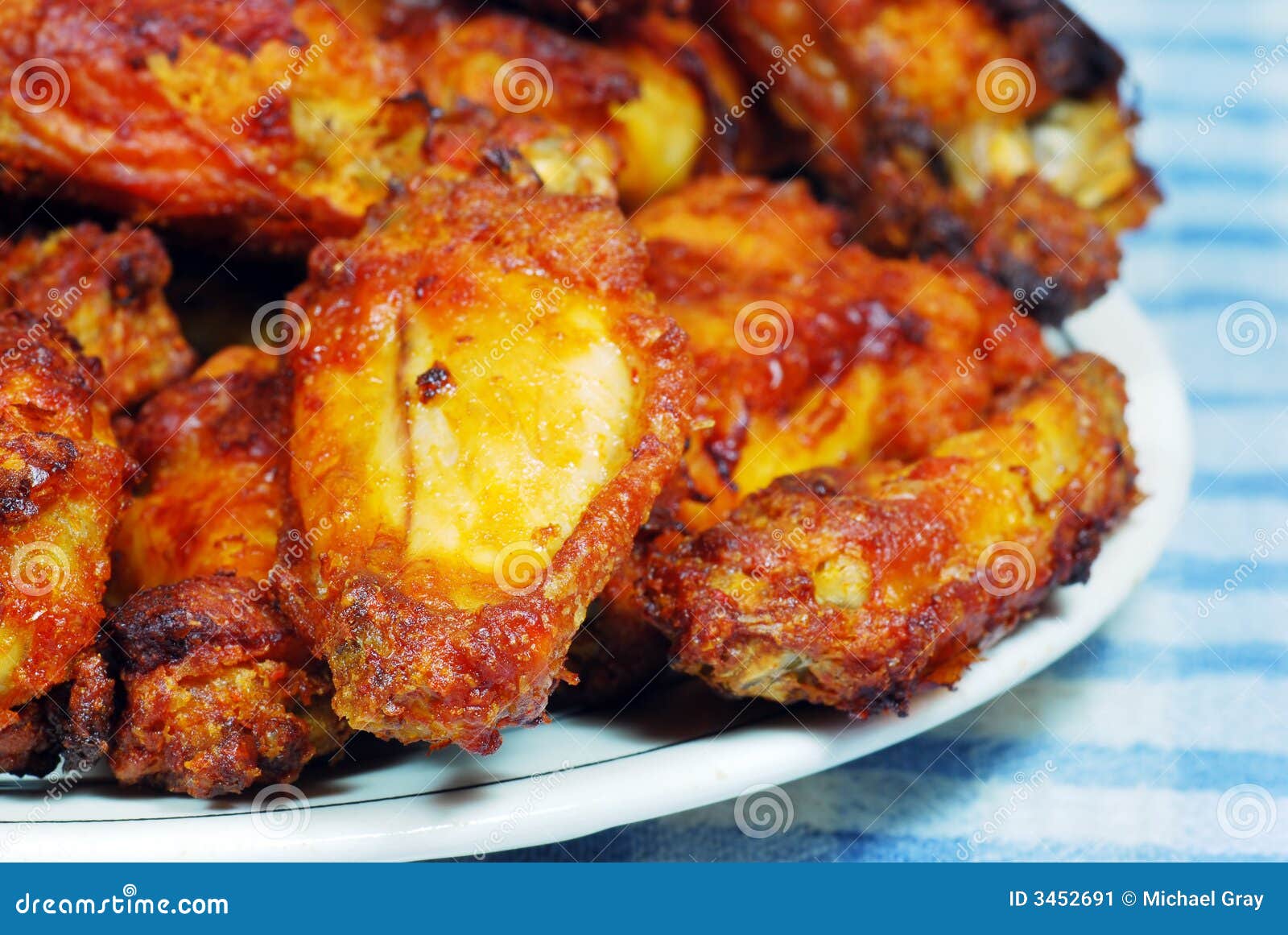 Alas de pollo imagen de archivo. Imagen de sano, cocina - 3452691