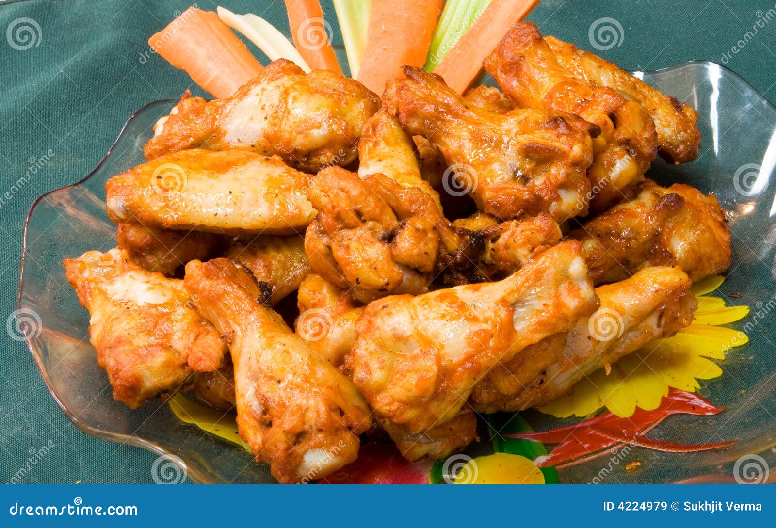 Alas de pollo imagen de archivo. Imagen de pollo, alas - 4224979