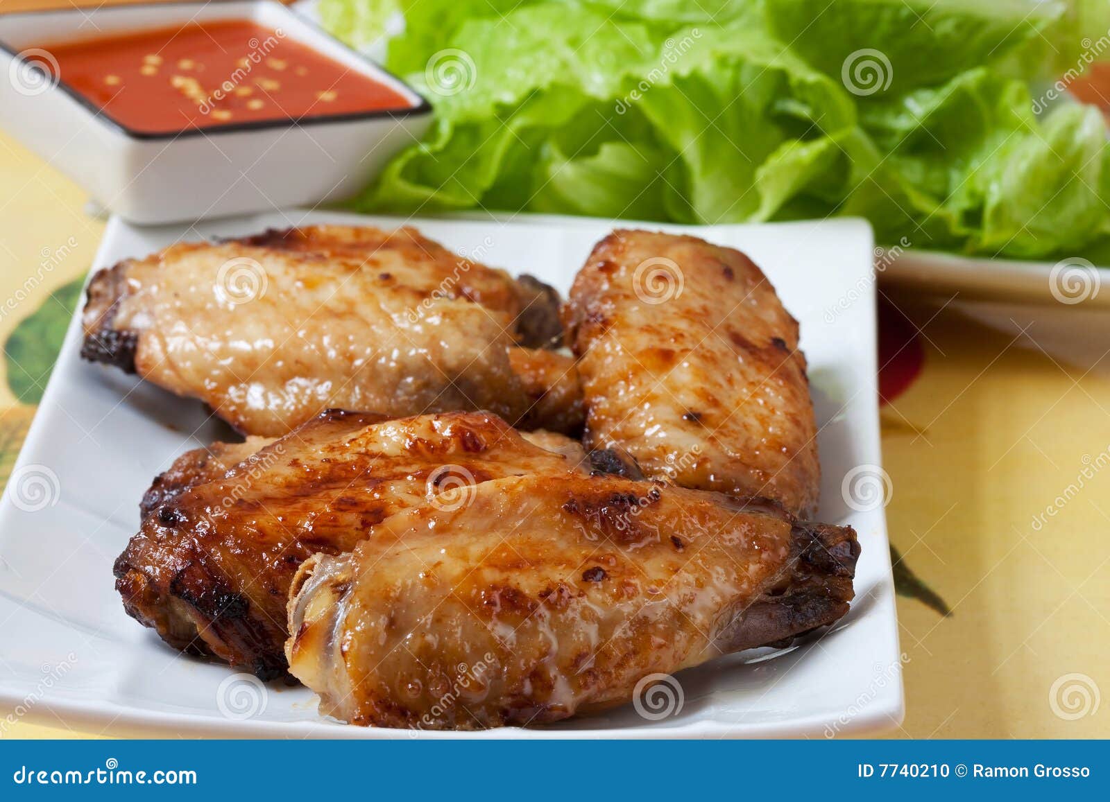 Alas de pollo foto de archivo. Imagen de parrillada, barra - 7740210