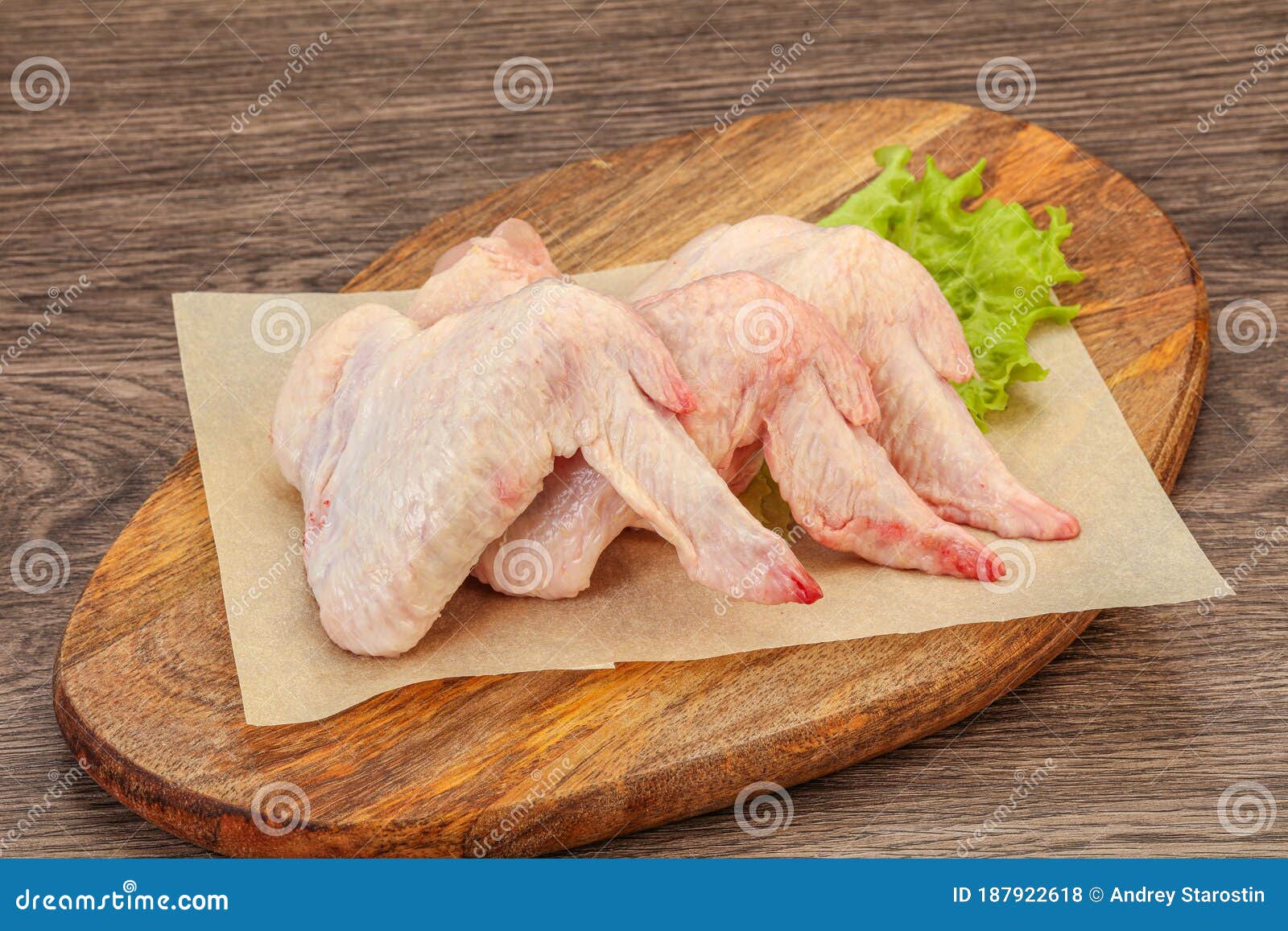 Alas De Pollo Crudas Para Cocinar Foto de archivo - Imagen de alas ...