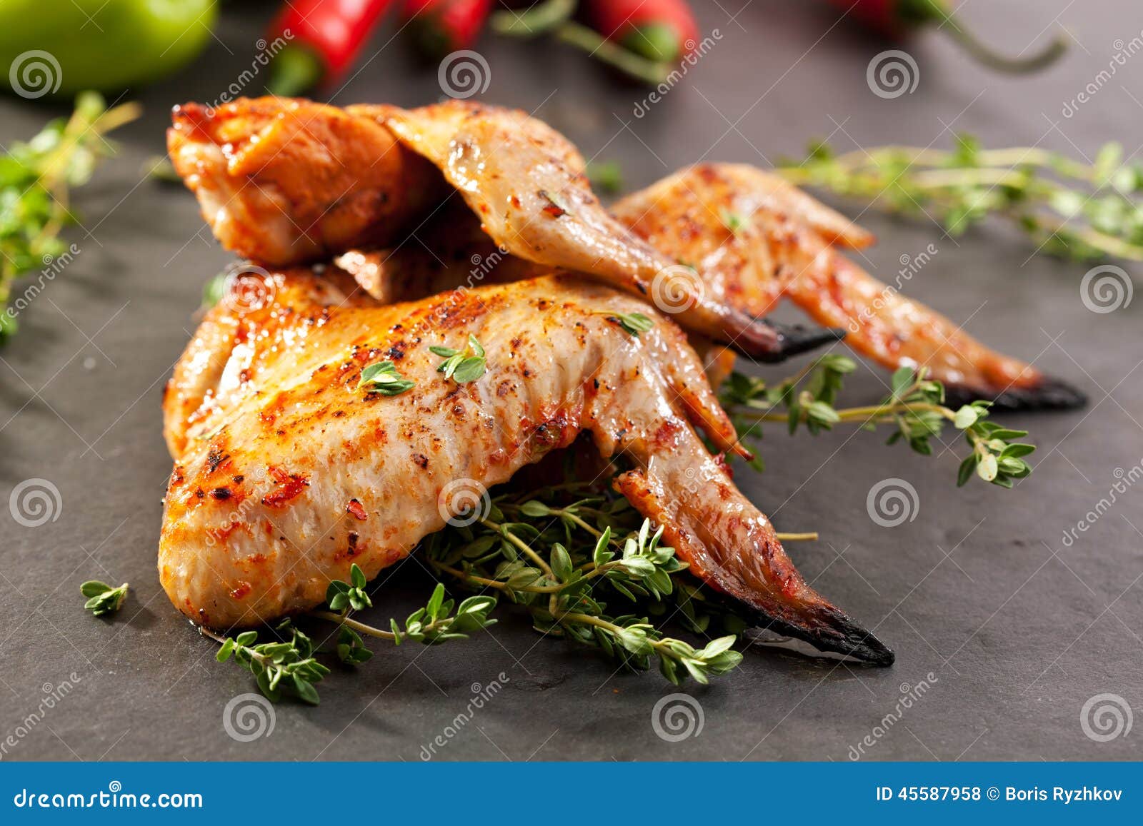 Alas de pollo del Bbq foto de archivo. Imagen de alimento - 45587958