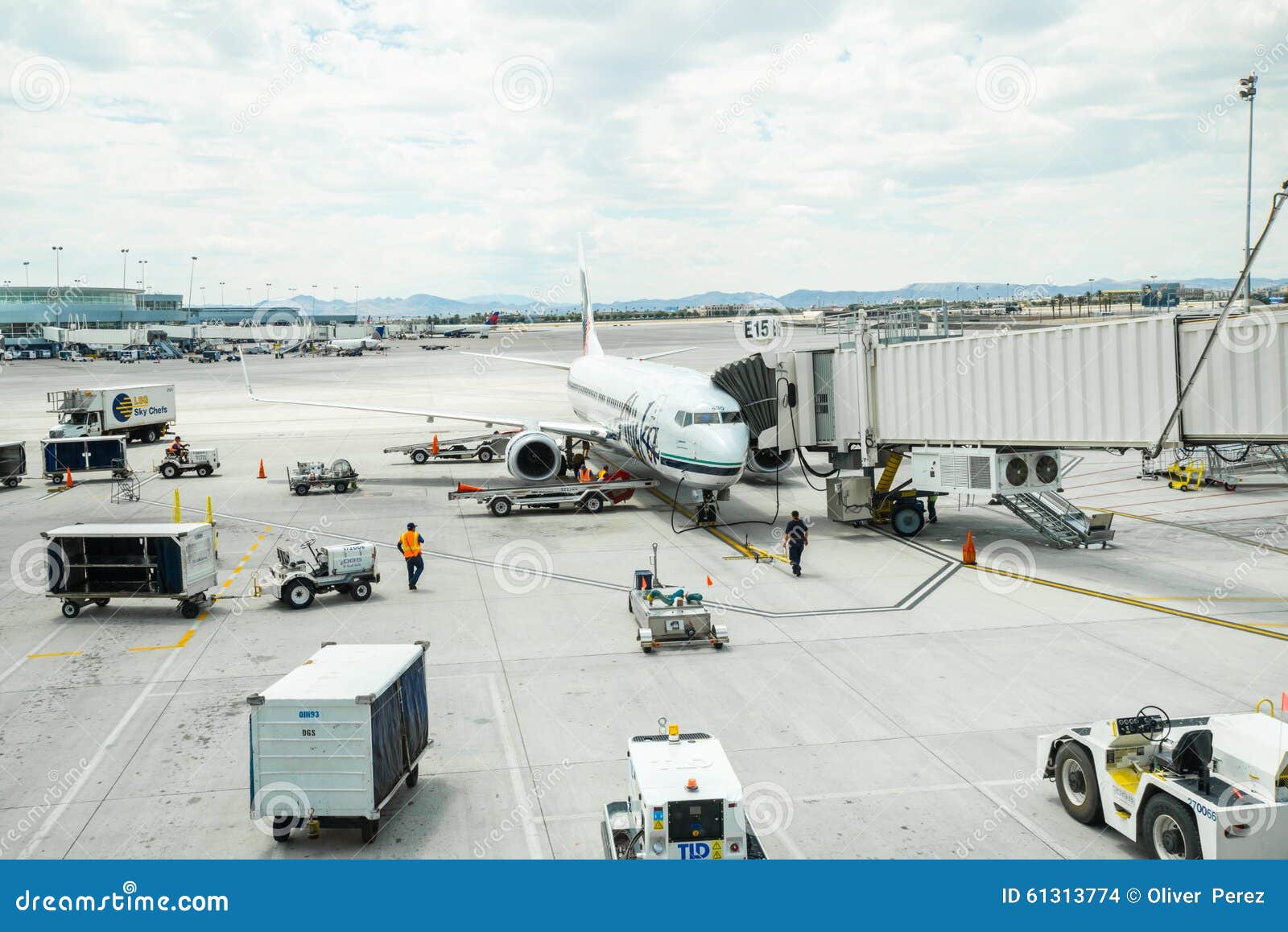 Alaska Airlines Plane at Gate Editorial Stock Image - Image of ...