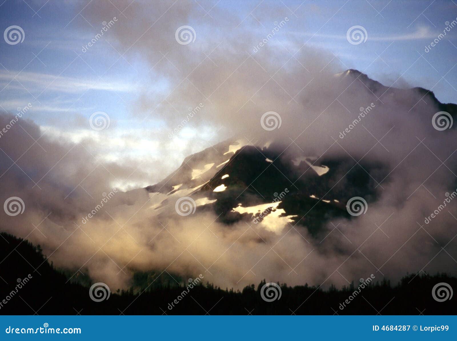 Alaska,morning fog stock image. Image of nature, clouds - 4684287