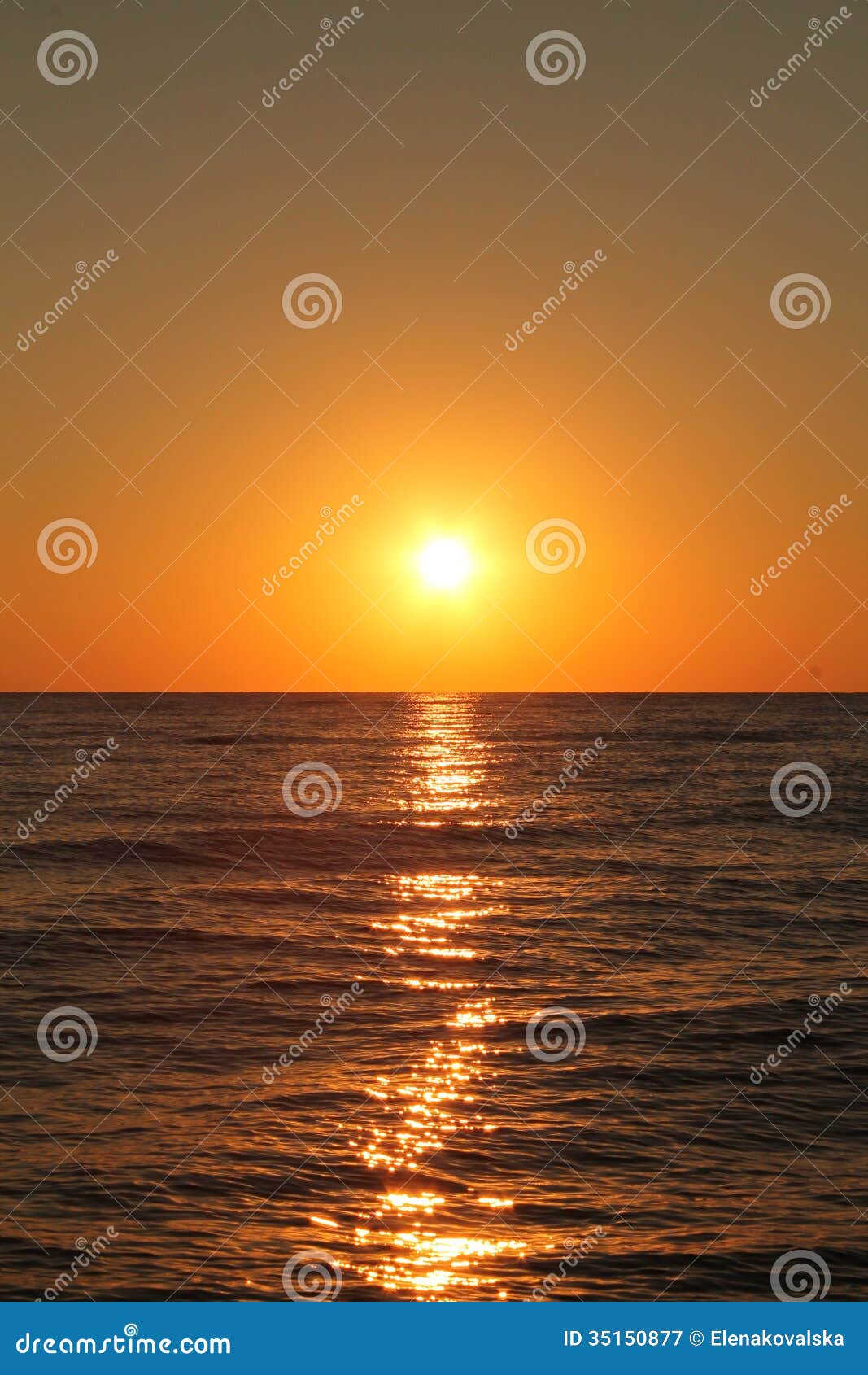 Alba immagine stock. Immagine di raggi, sole, ricorso - 35150877