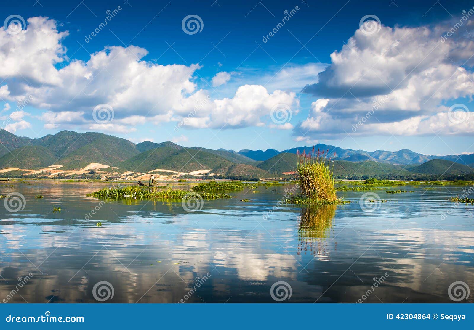 Alba sul lago Inle fotografia stock. Immagine di myanmar - 42304864