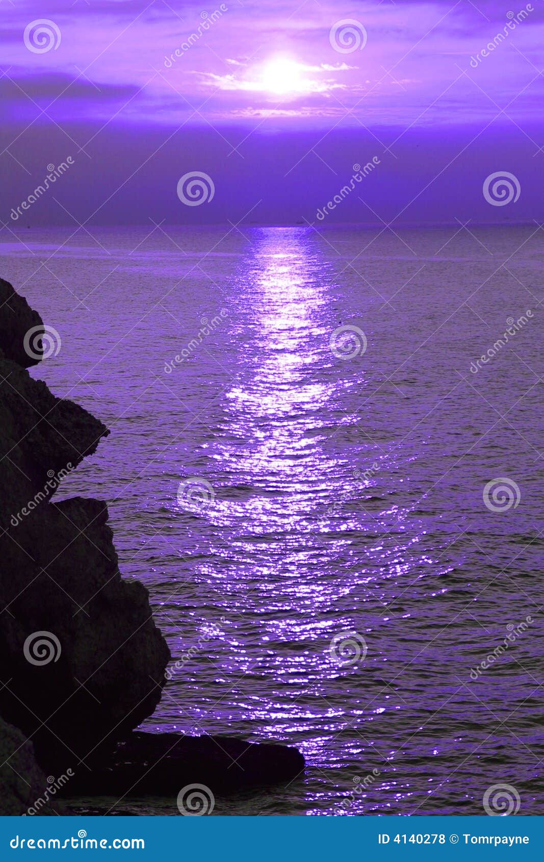 Alba viola fotografia stock. Immagine di arte, oceano - 4140278