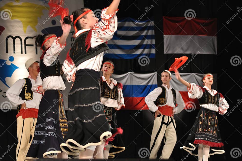 Albanische Folklore redaktionelles stockbild. Bild von fall - 21244774