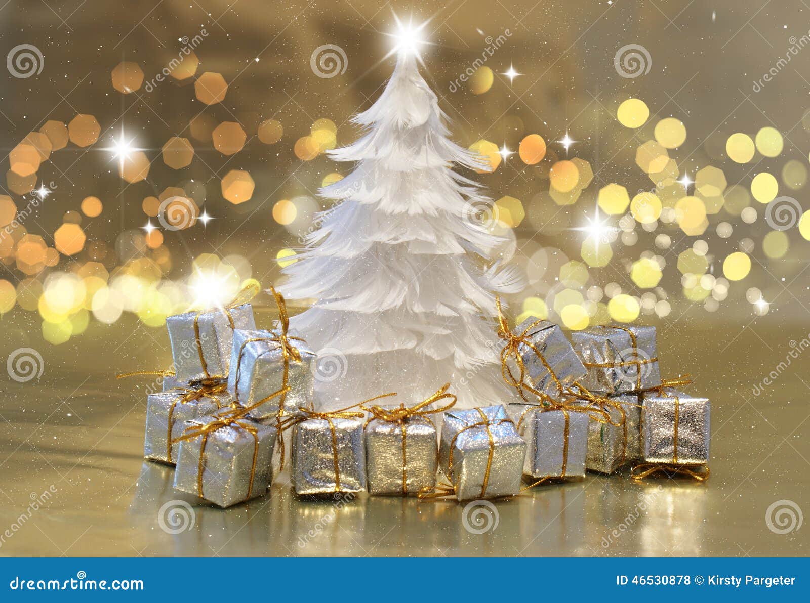 Albero Di Natale Della Piuma Con I Regali Illustrazione di Stock ...