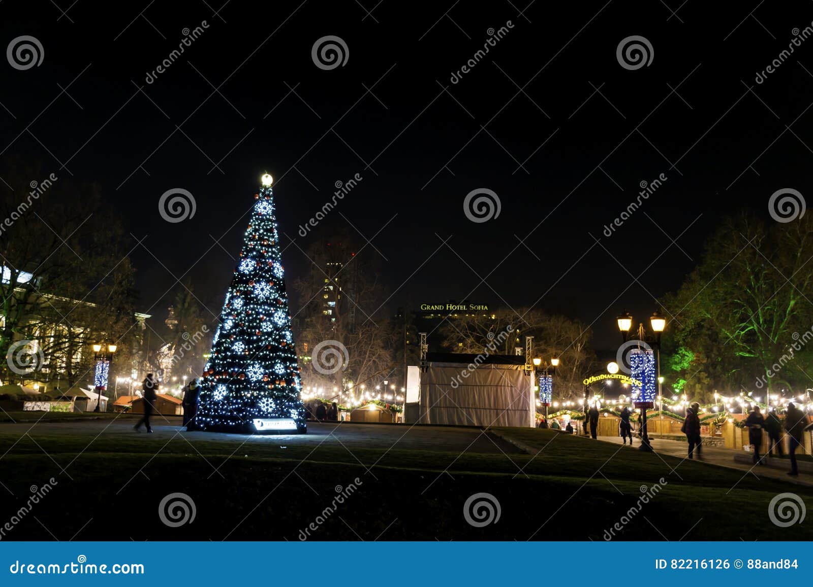 Albero Di Natale a Sofia, Bulgaria Fotografia Editoriale - Immagine di ...