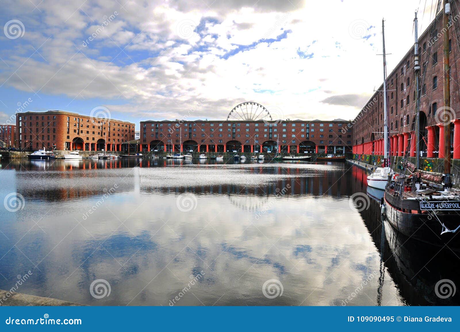 Albert Dock, Liverpool, UK editorial image. Image of tourism - 109090495