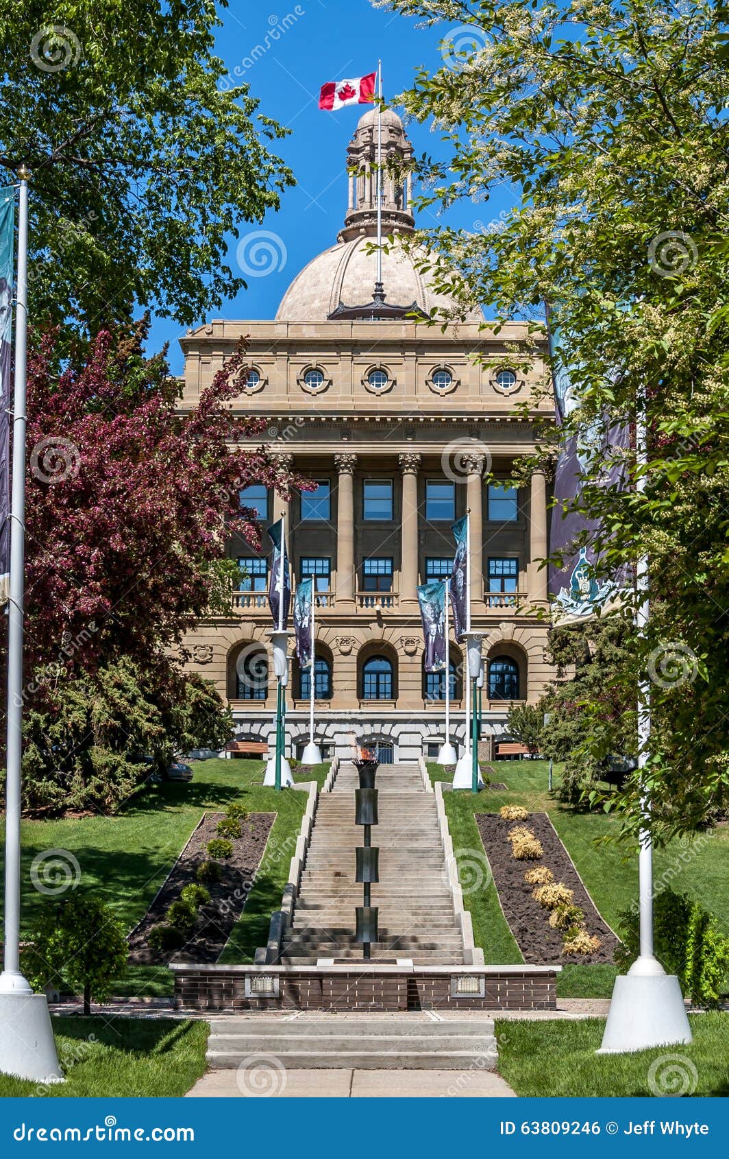 Alberta Legislature Building in Edmonton Editorial Photo - Image of ...