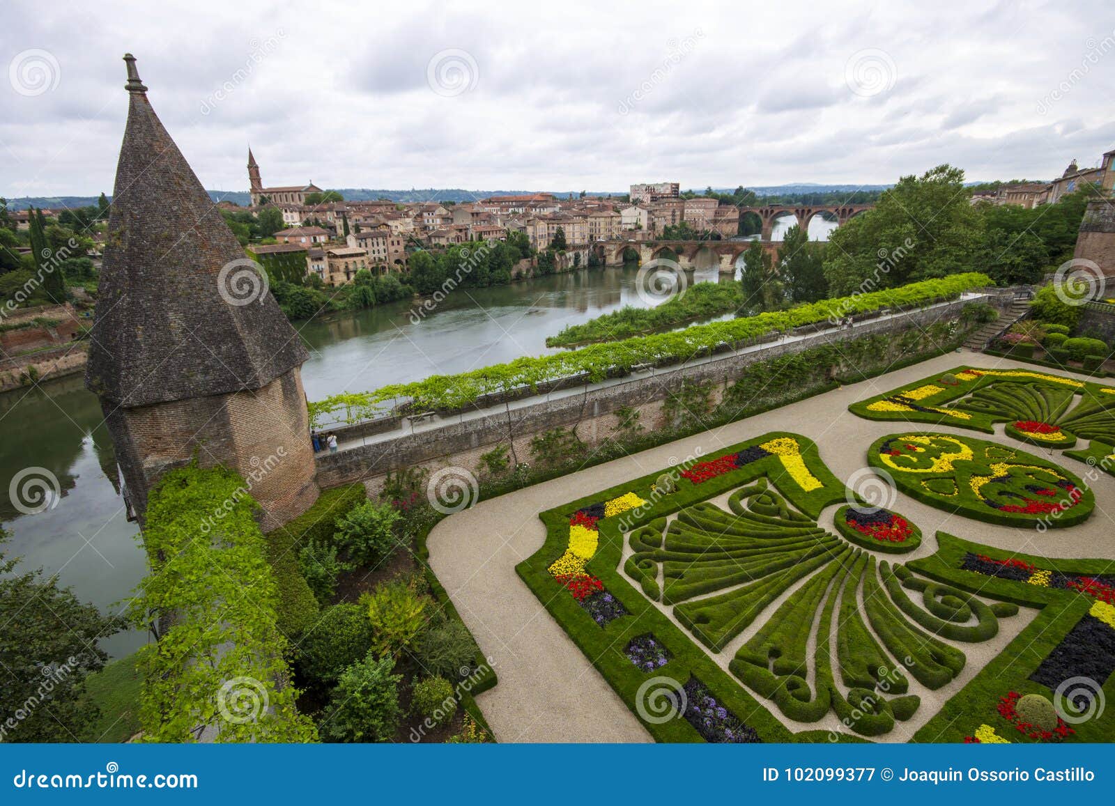 Albi, Francia fotografía editorial. Imagen de jardines - 102099377
