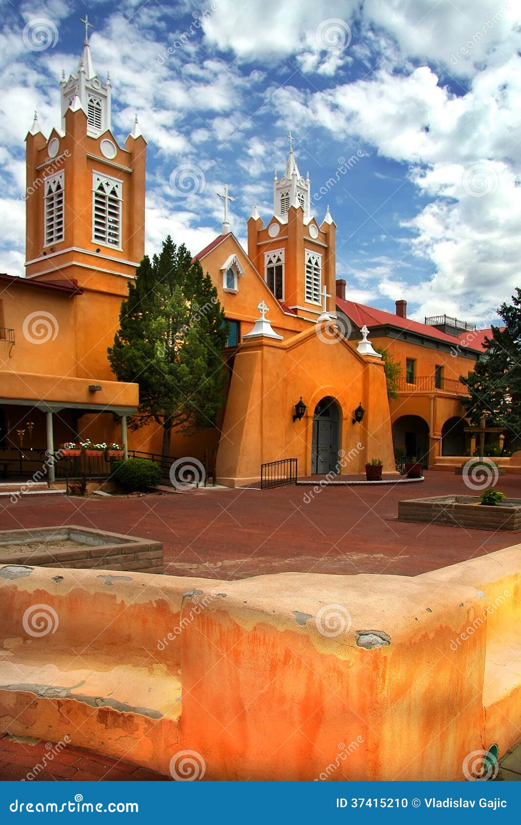 Albuquerque church stock photo. Image of attraction, mexico - 37415210