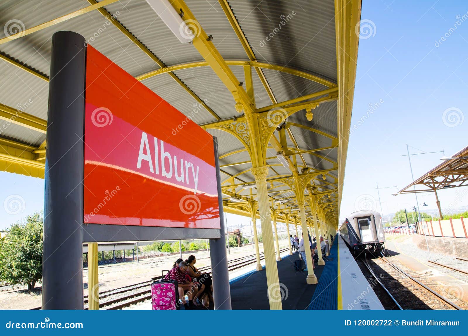 The Albury Railway Station Platform. Editorial Photography - Image of ... The Albury Railway Station Platform. Editorial Photography - Image of ...