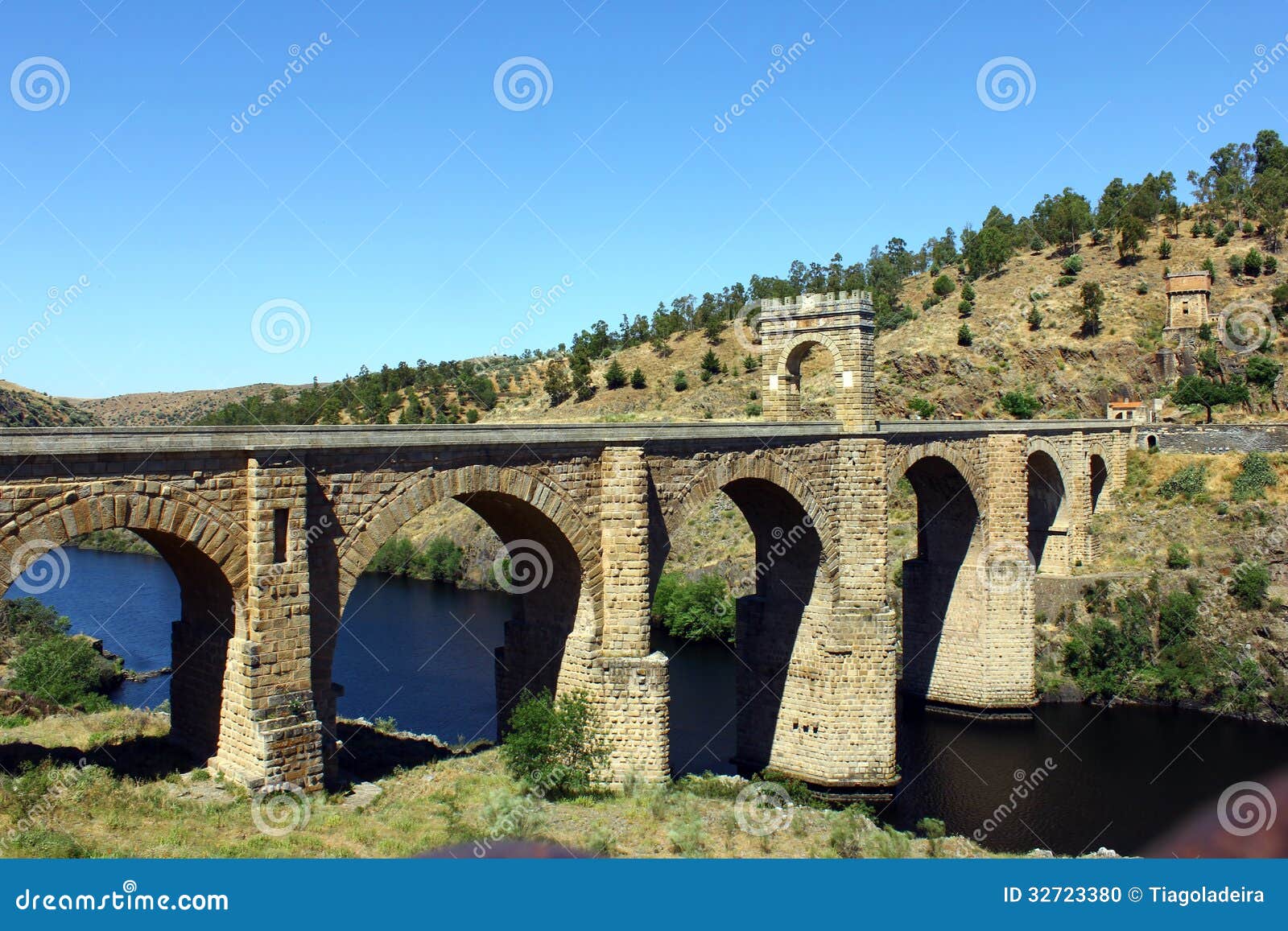 Alcantara Roman Bridge, Alcantara, Spain Stock Photo - Image of europe ...