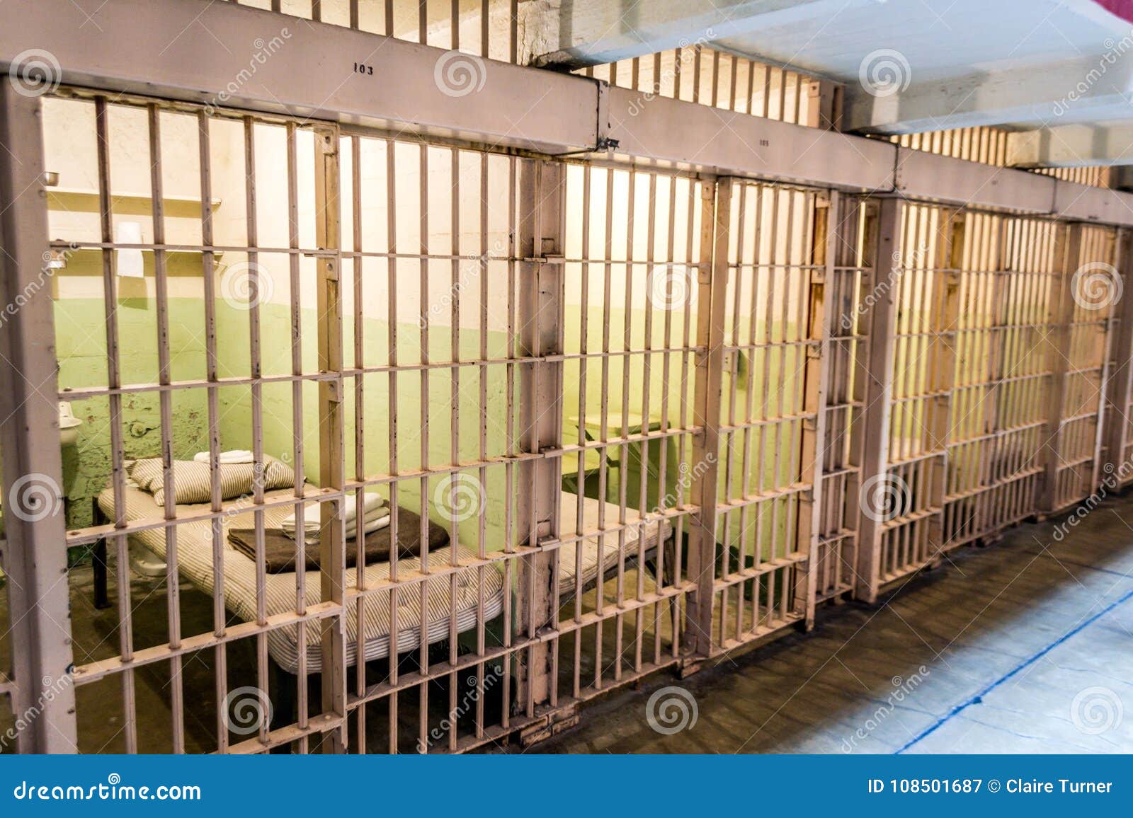 Alcatraz Dentro De Las Celdas De Prisión Imagen de archivo - Imagen de ...