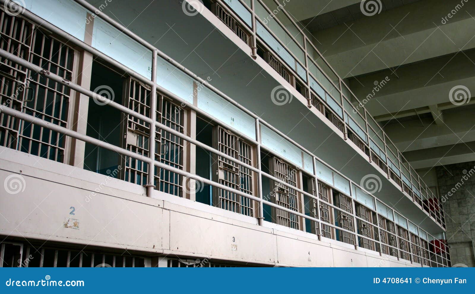 Alcatraz prison cells editorial photo. Image of camp, prison - 4708641