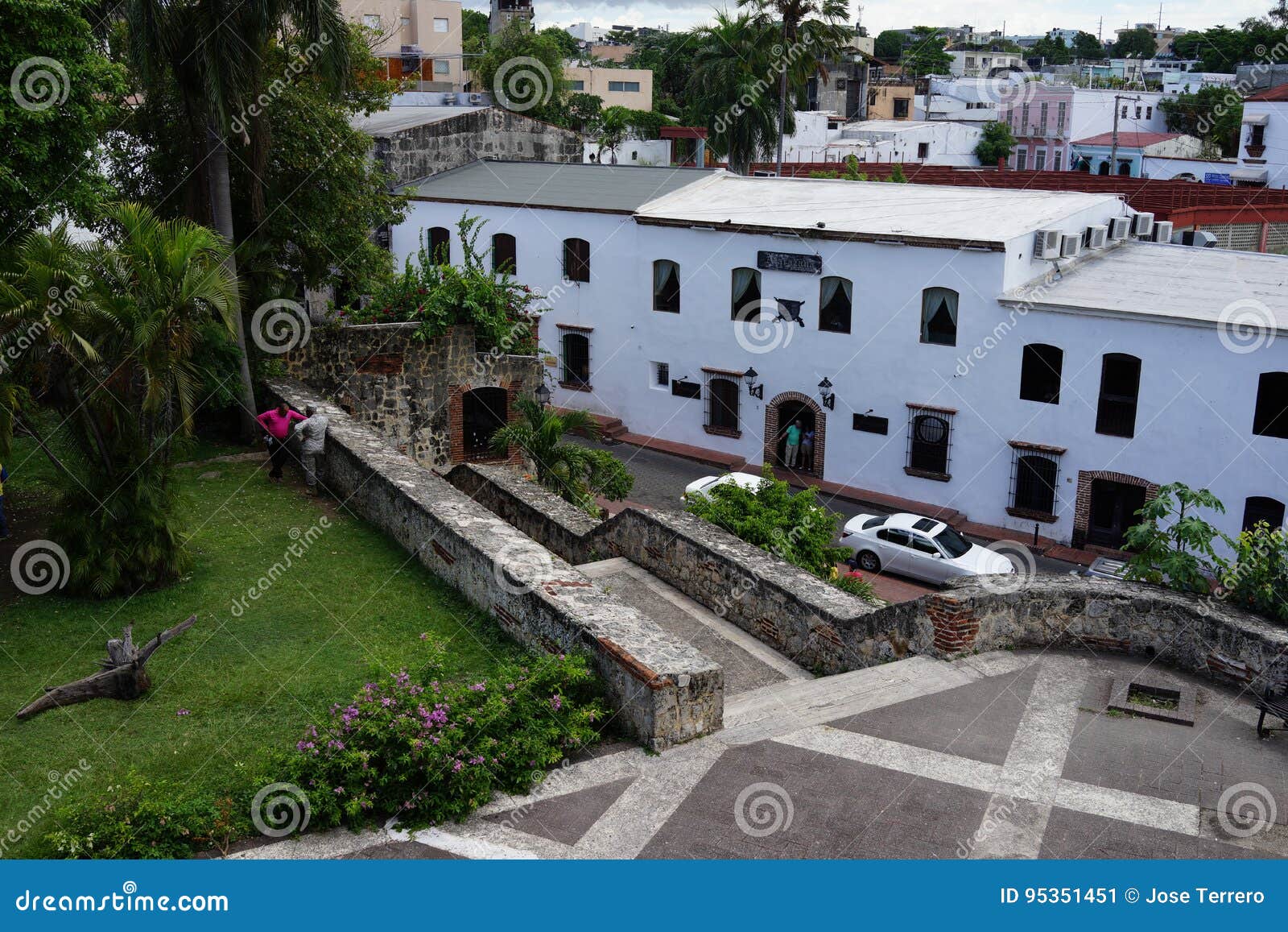 Alcazar De Colon 44 编辑类照片. 图片 包括有 展览, 重要, 布琼布拉, 工作, 合奏 - 95351451