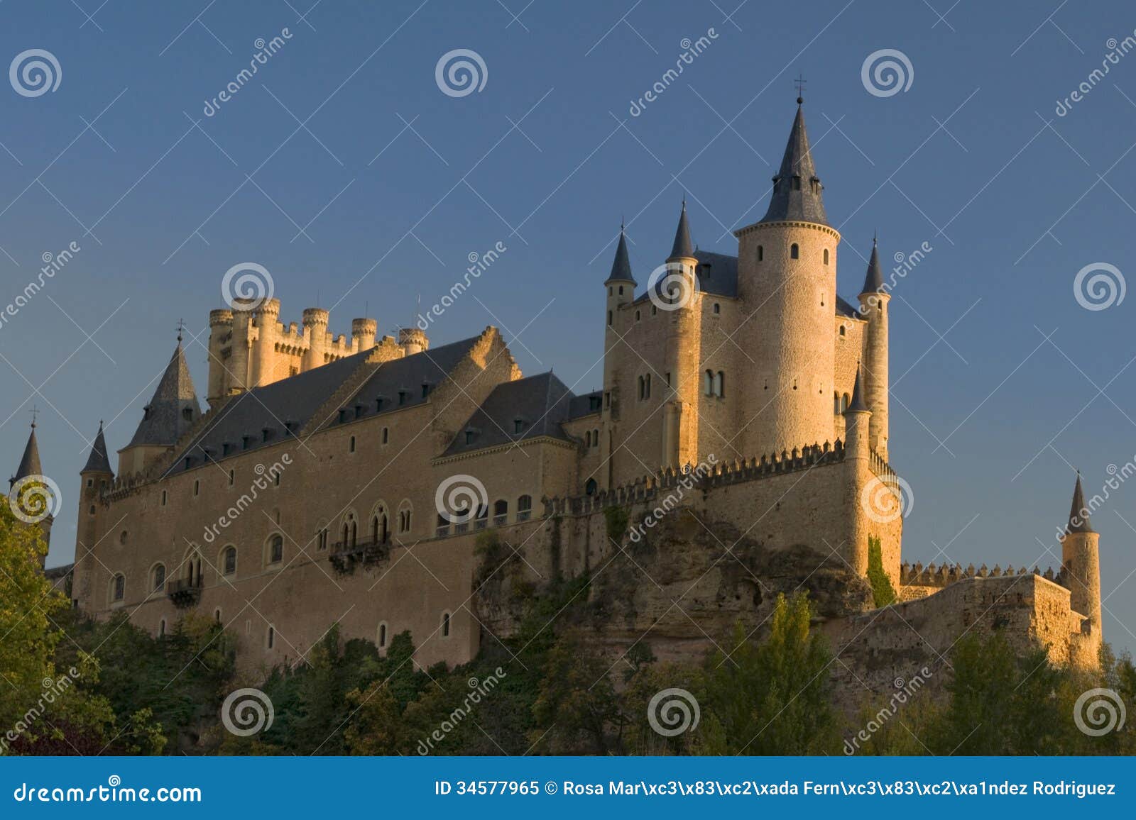 Alcazar De Segovia (castillo De Segovia) Imagen de archivo - Imagen de ...
