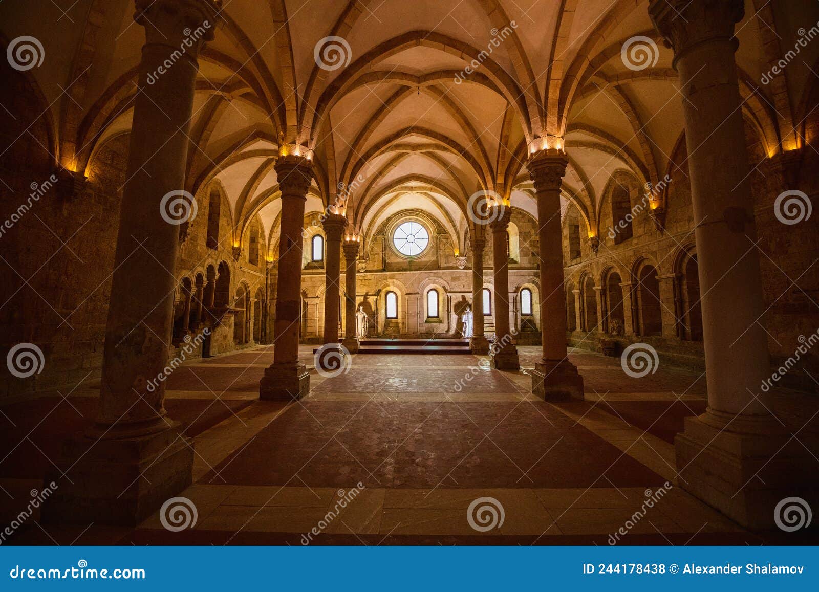 Alcobaca Monastery Interior Stock Photo - Image of monastery, worship ...