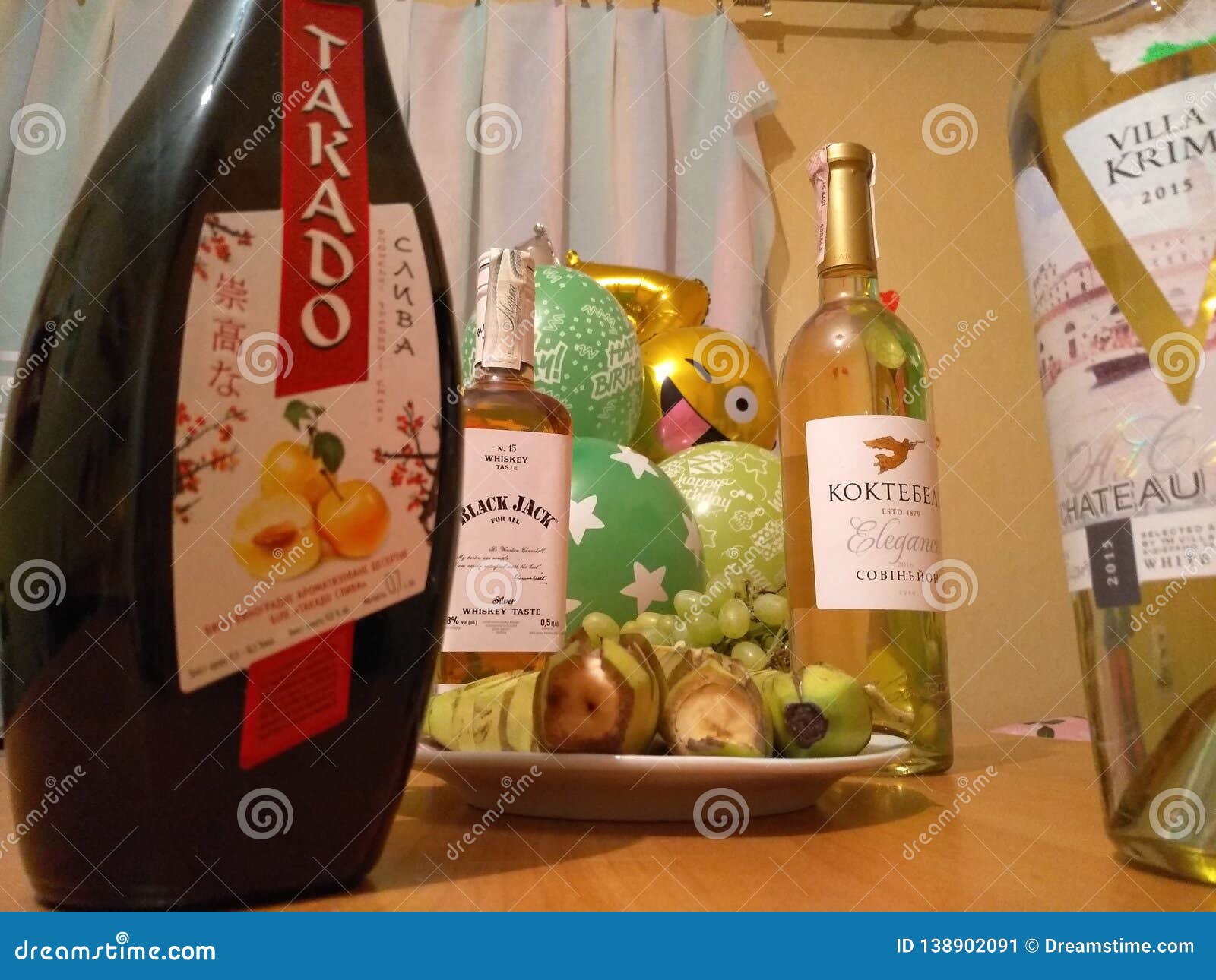 Alcohol editorial photo. Image of fruit, whiskey, alcohol - 138902091