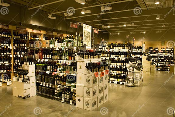 Alcohol store editorial photo. Image of supermarket, retail - 28386501