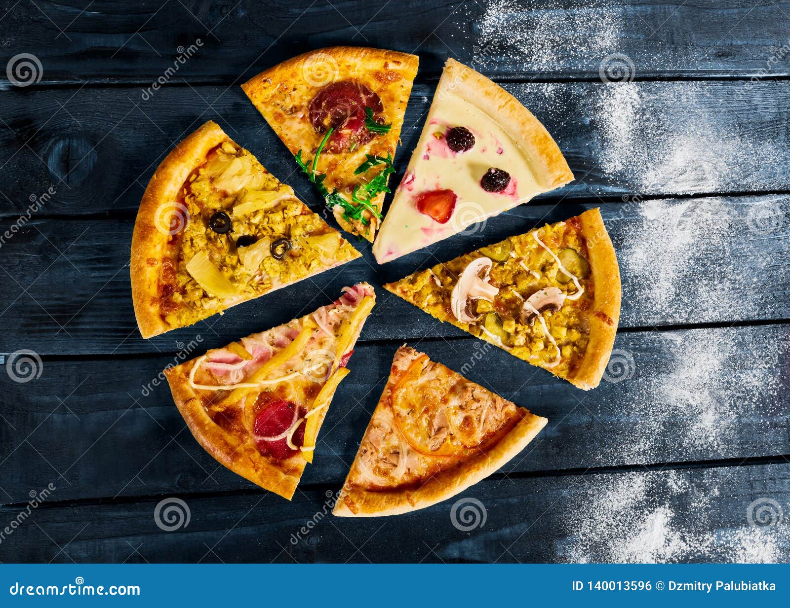 Alcuni Pezzi Di Pizza Su Un Fondo Grigio Fotografia Stock - Immagine di ...