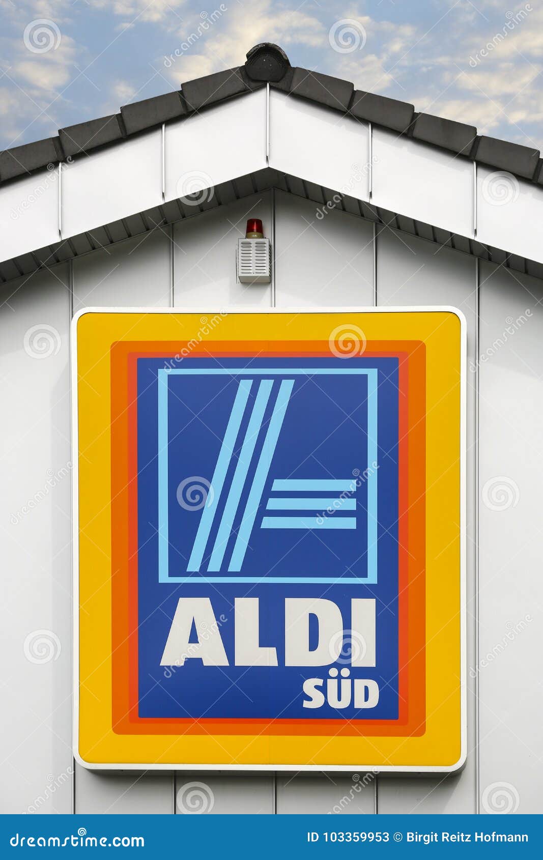 Aldi logo redaktionell arkivfoto. Bild av affär, rabatt - 103359953