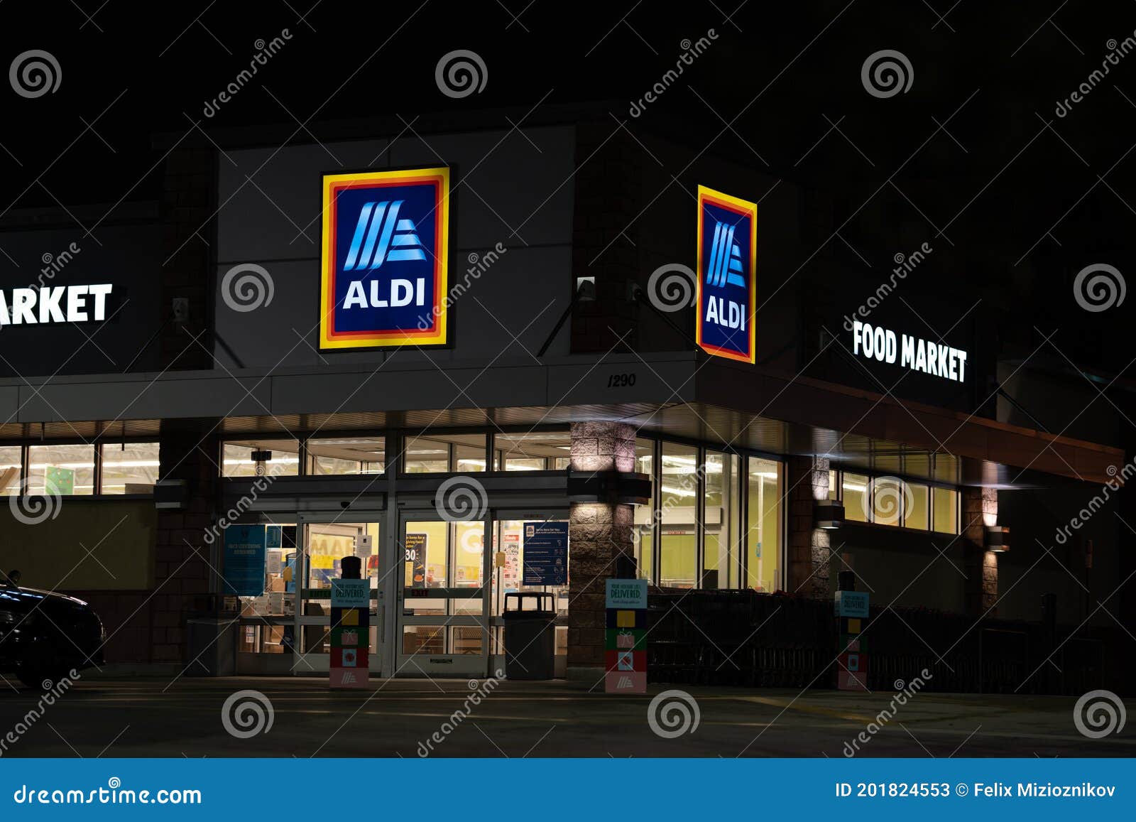 Aldi Supermarket Store at Night North Miami FL Editorial Stock Photo ...