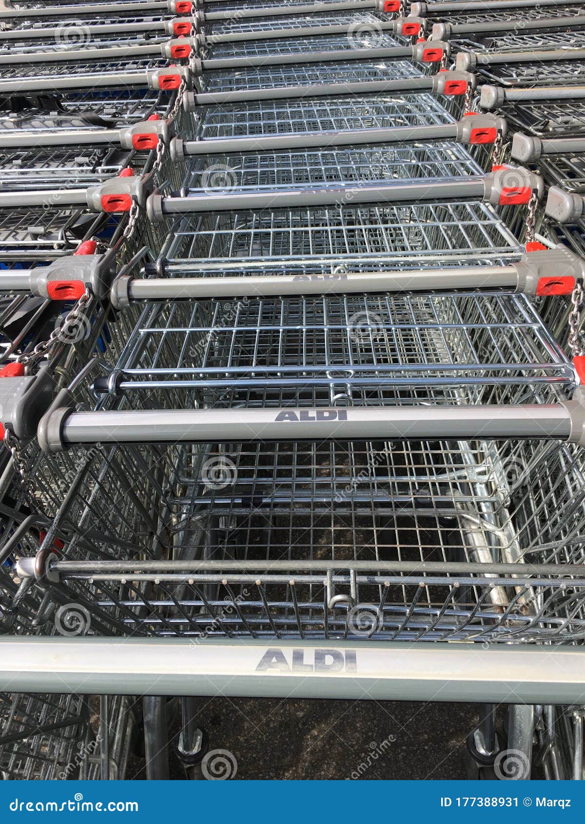 ALDI trolleys in line editorial photo. Image of kingdom - 177388931