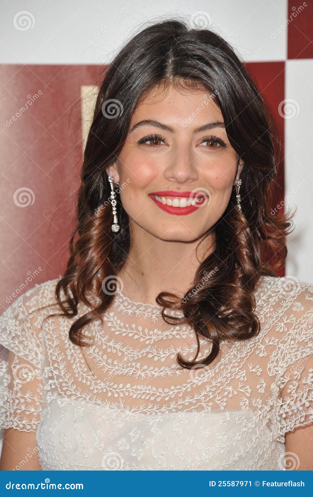 Alessandra Mastronardi editorial photo. Image of angeles - 25587971