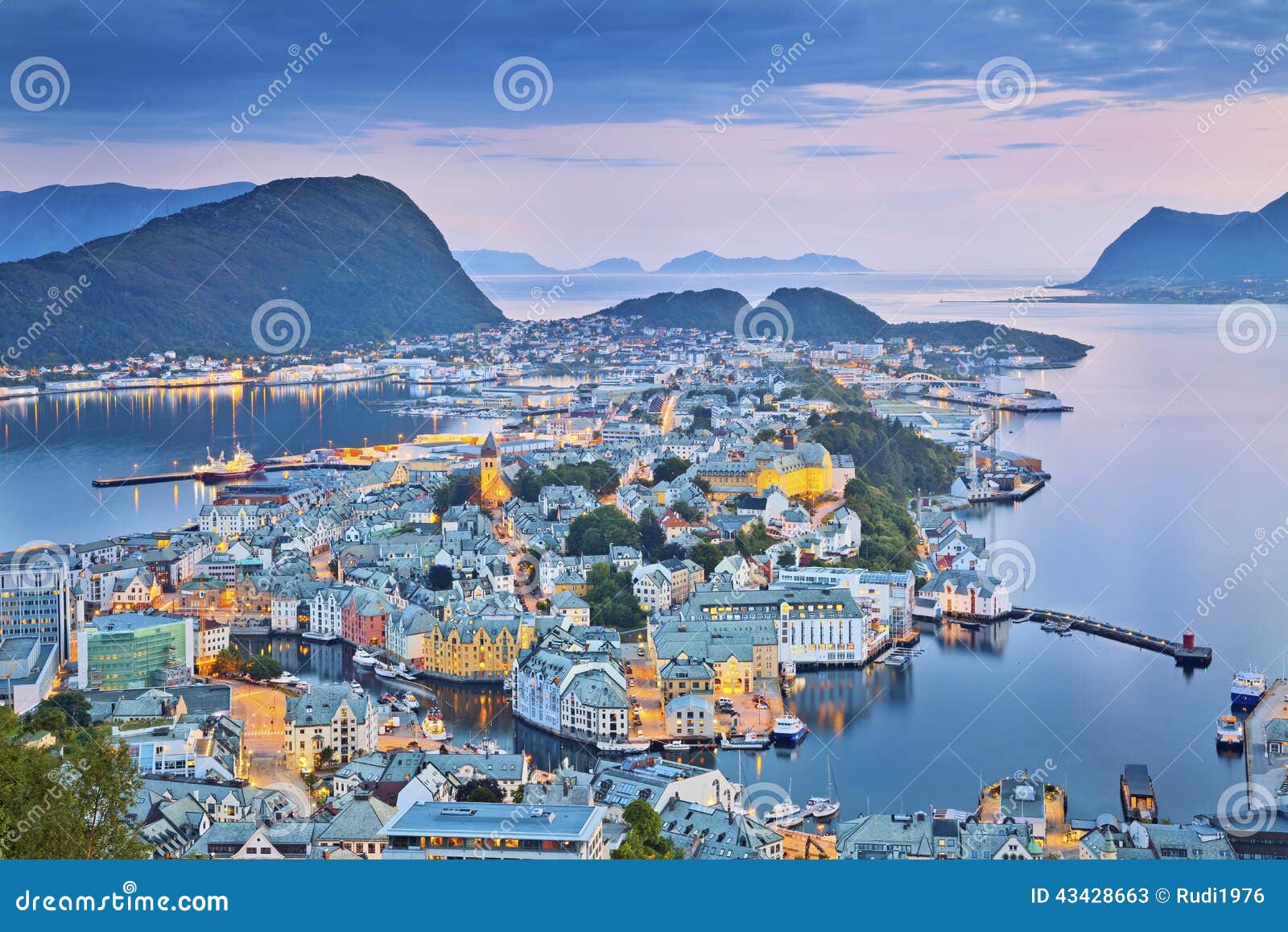 Alesund, Norwegen stockbild. Bild von fjord, norwegen - 43428663