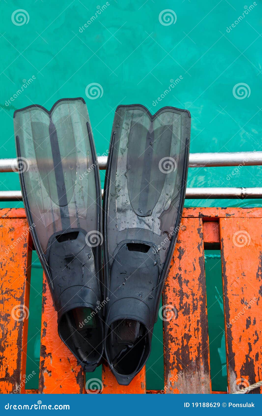 Aleta en el barco imagen de archivo. Imagen de equipo - 19188629