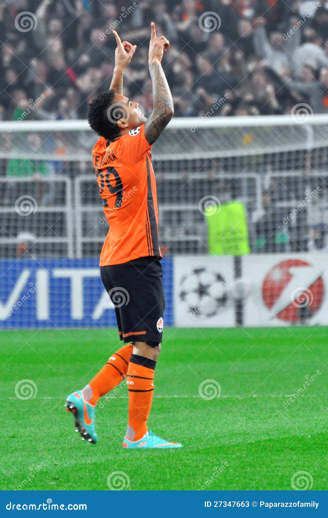 Alex Teixeira made a goal editorial stock photo. Image of ball - 27347663